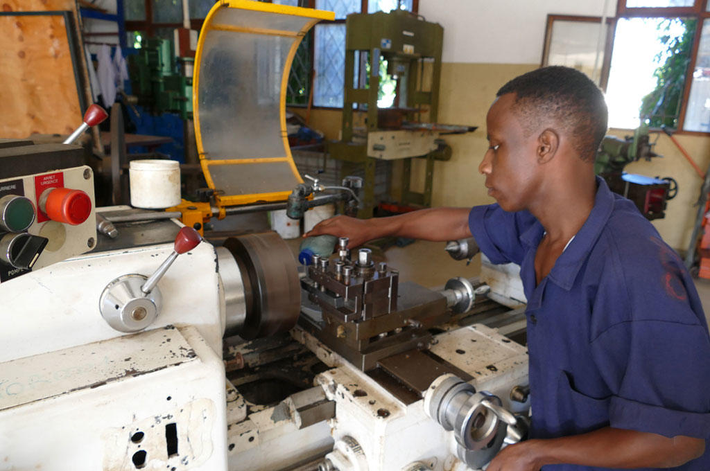 Vocational training in Africa | Umckaloabo Stiftung